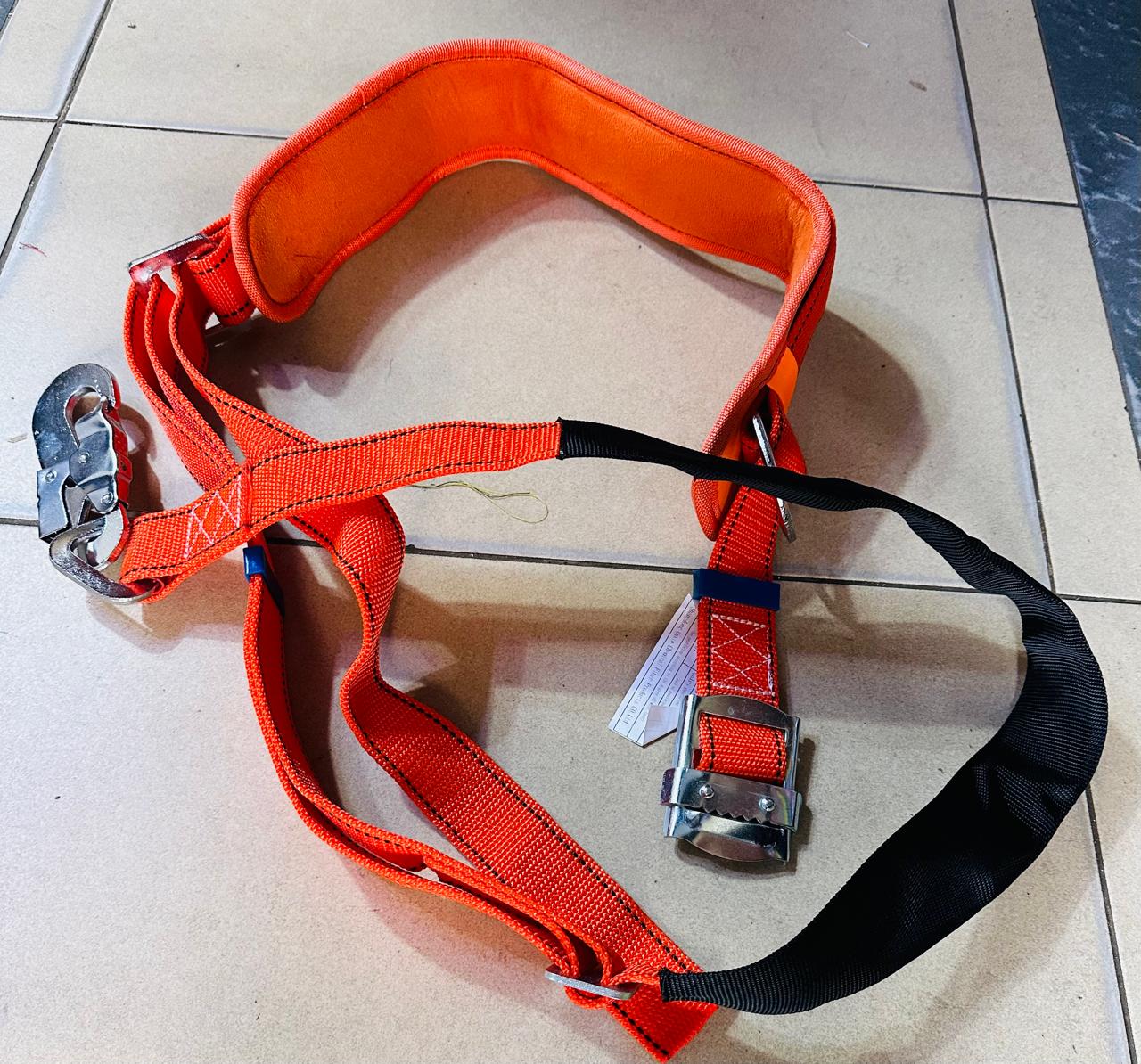 Best Plain Orange Safety Harness 1 - Pro-tools